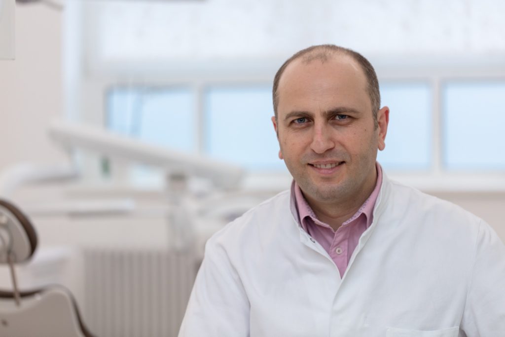 Dr. Vasili Naroushvili – Chirurgische Zahn-, Mund- und Kieferheilkunde